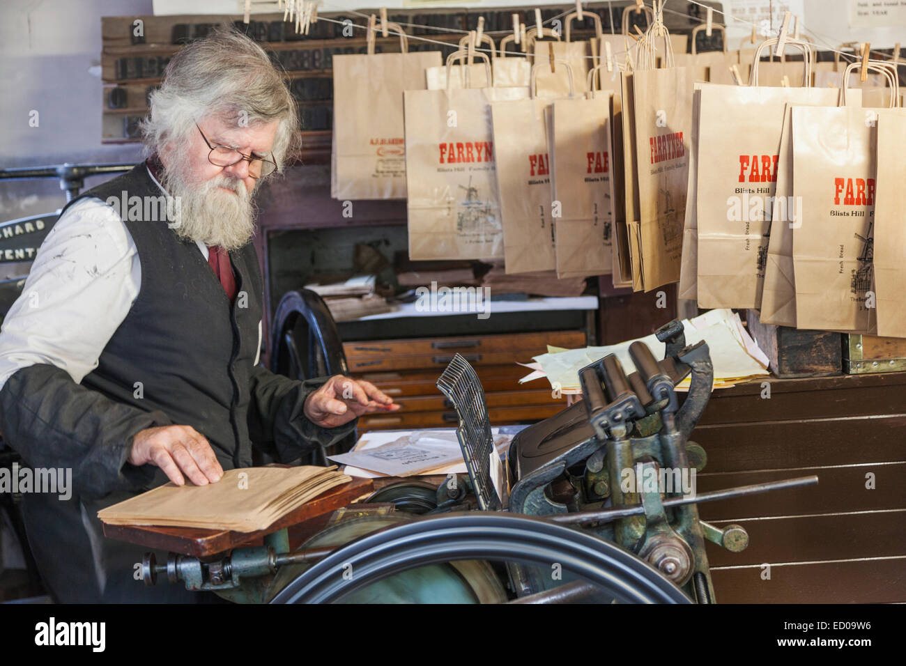 Victorian printing machine hi-res stock photography and images - Alamy