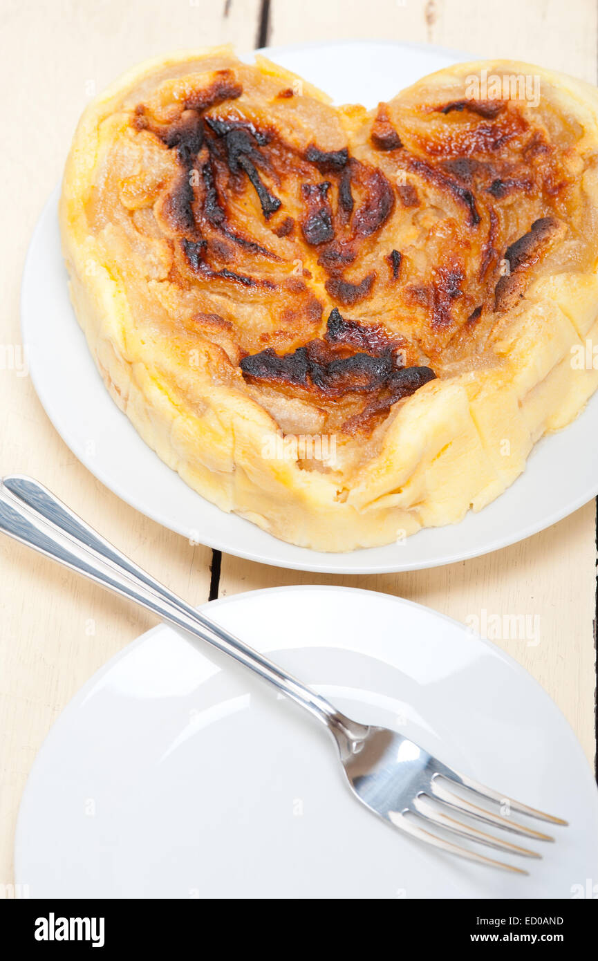 fresh baked homemade rustic pears pie macro closeup Stock Photo - Alamy