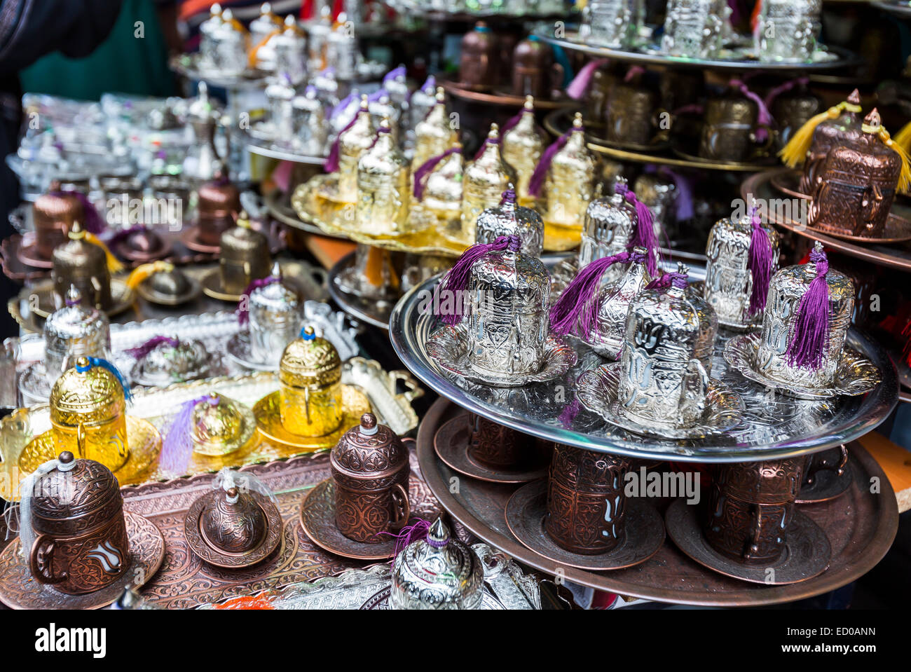 Saudi arabia tea hi-res stock photography and images - Alamy