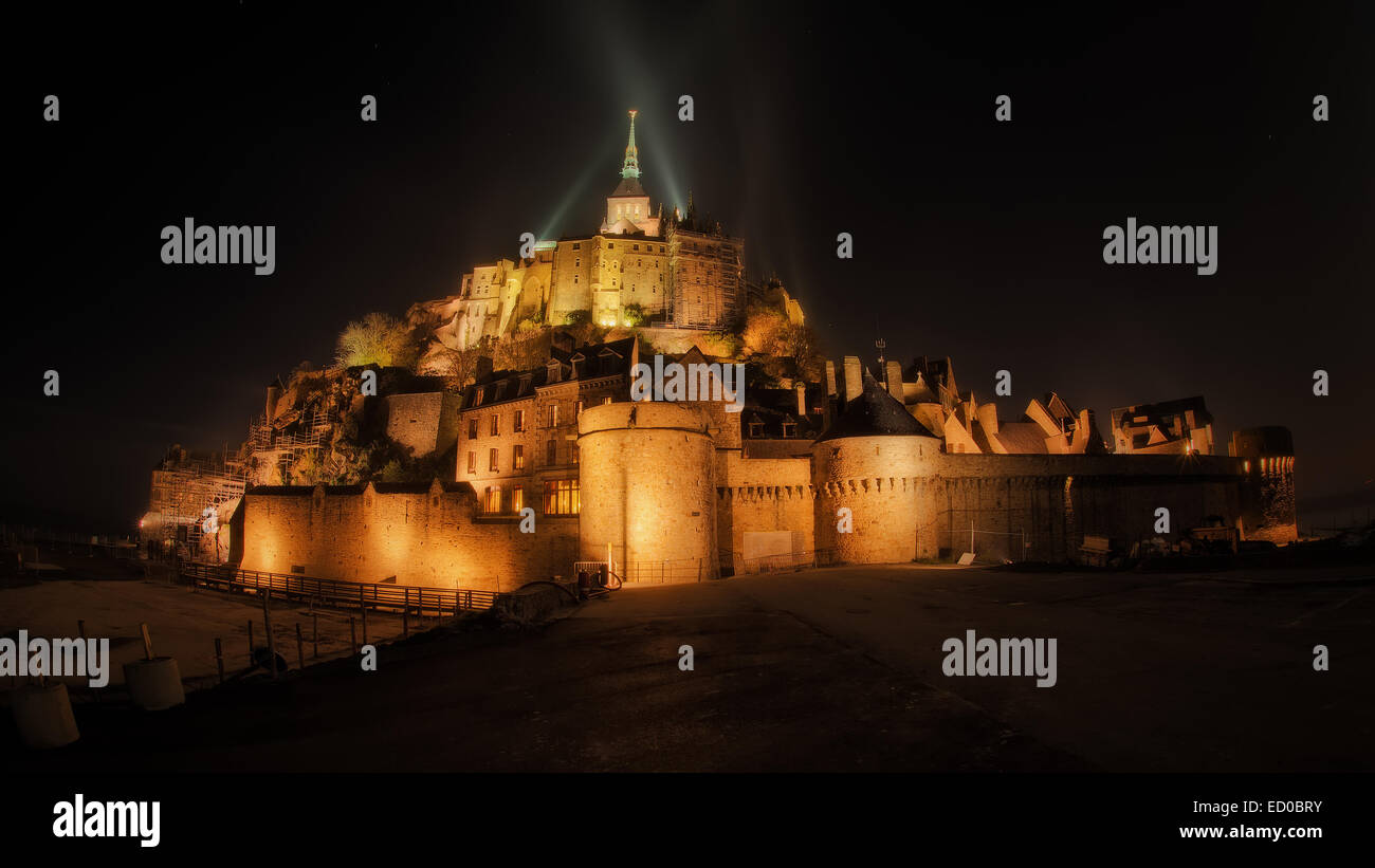 France, Normandy, Mont Saint Michel at night Stock Photo - Alamy