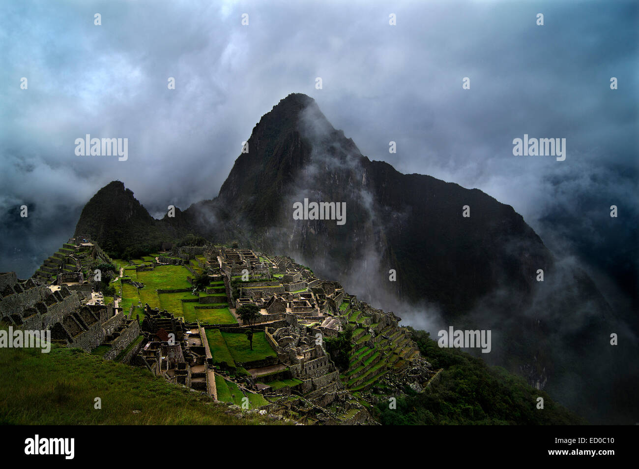Machu picchu under fog hi-res stock photography and images - Alamy