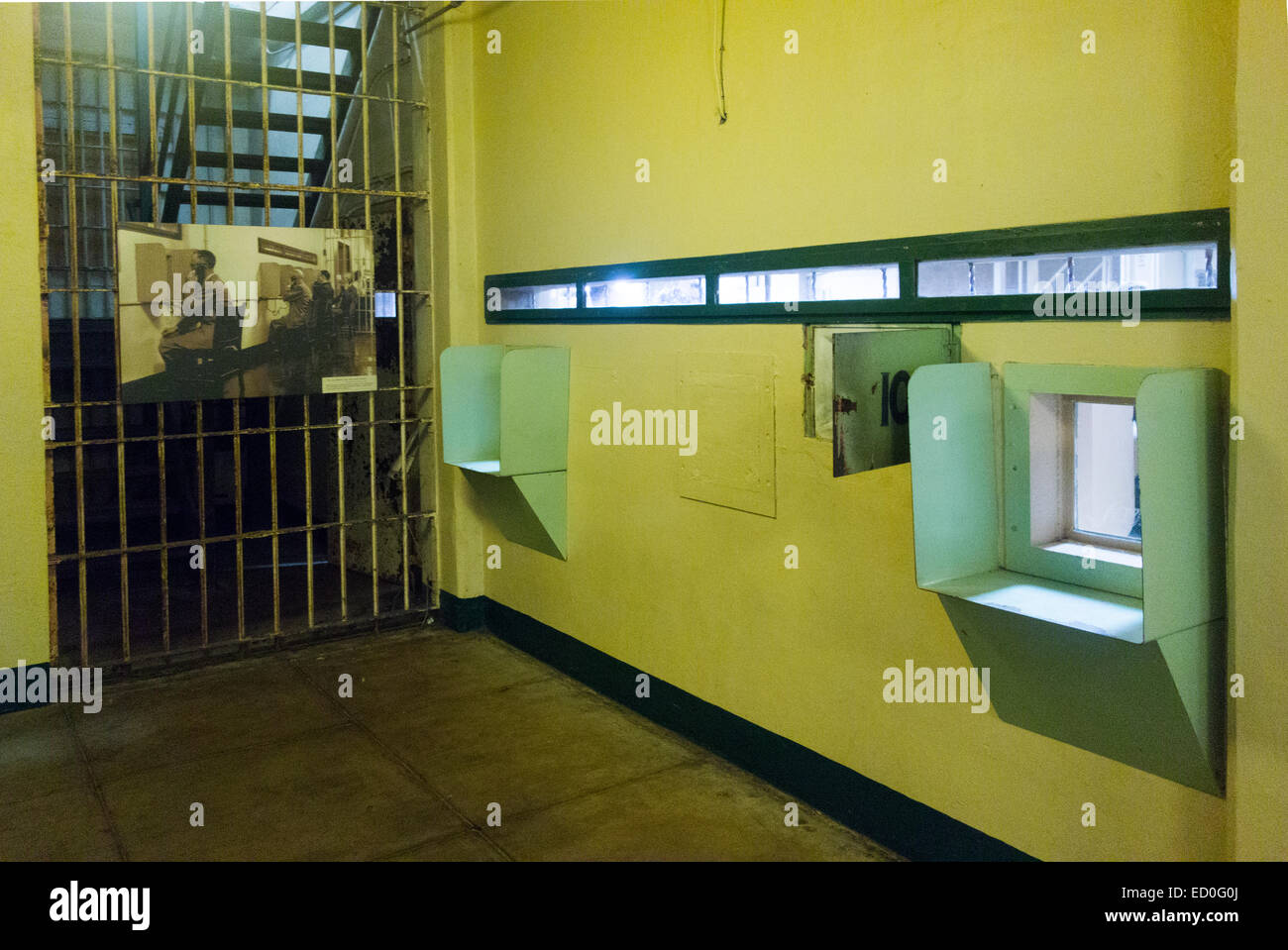 Alcatraz cell block san francisco hi-res stock photography and images ...
