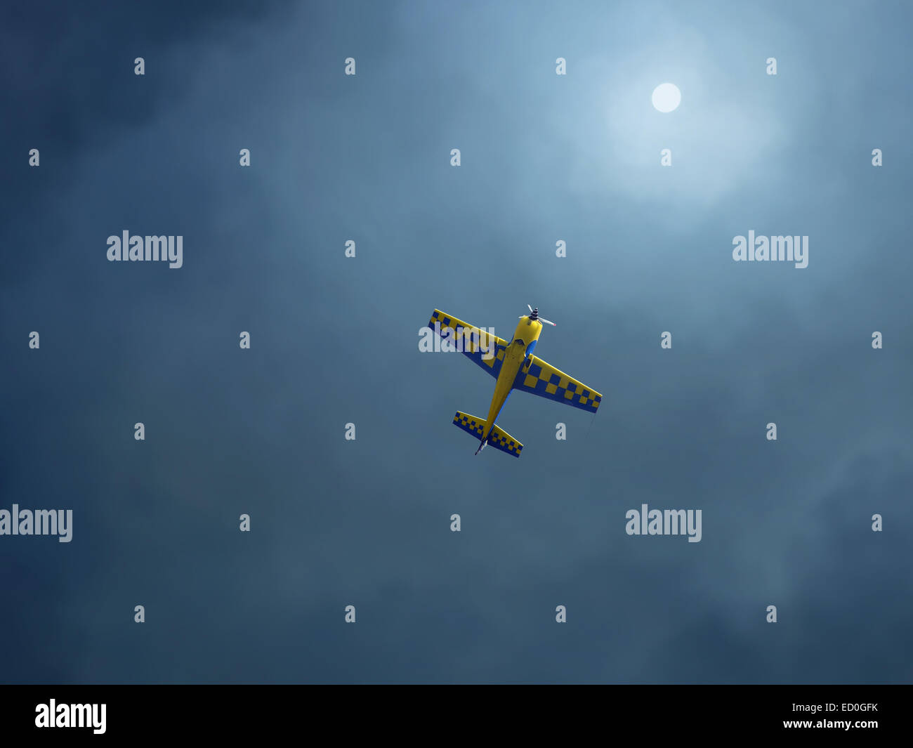 Airplane flying through storm clouds hi-res stock photography and ...