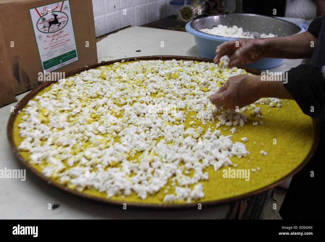 Palestinian sweet shop hi-res stock photography and images - Alamy