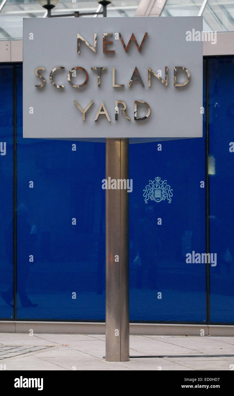 GV of the Revolving sign outside the Metropolitan Police Headquarters ...