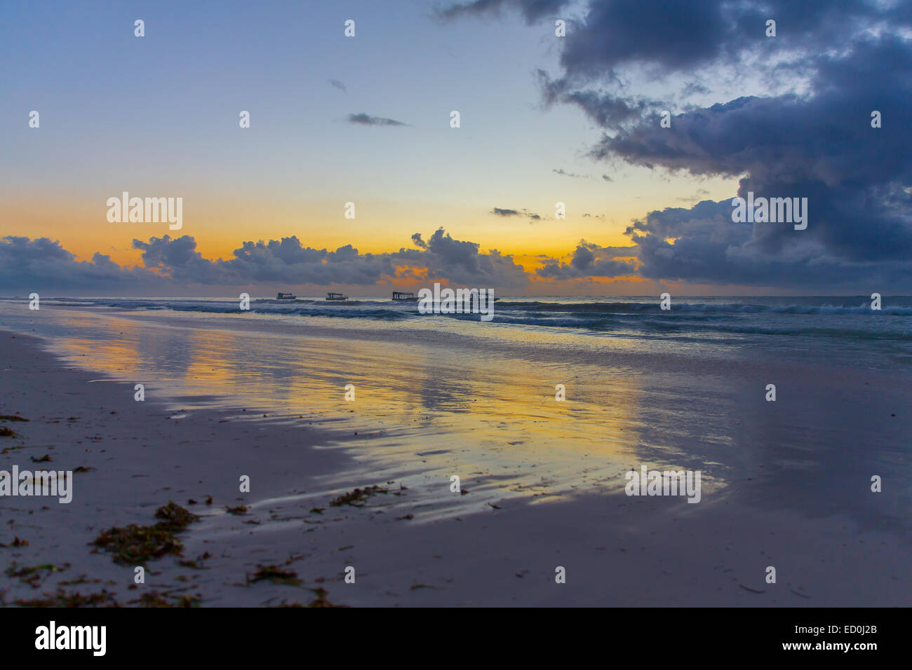 Diani beach hi-res stock photography and images - Alamy