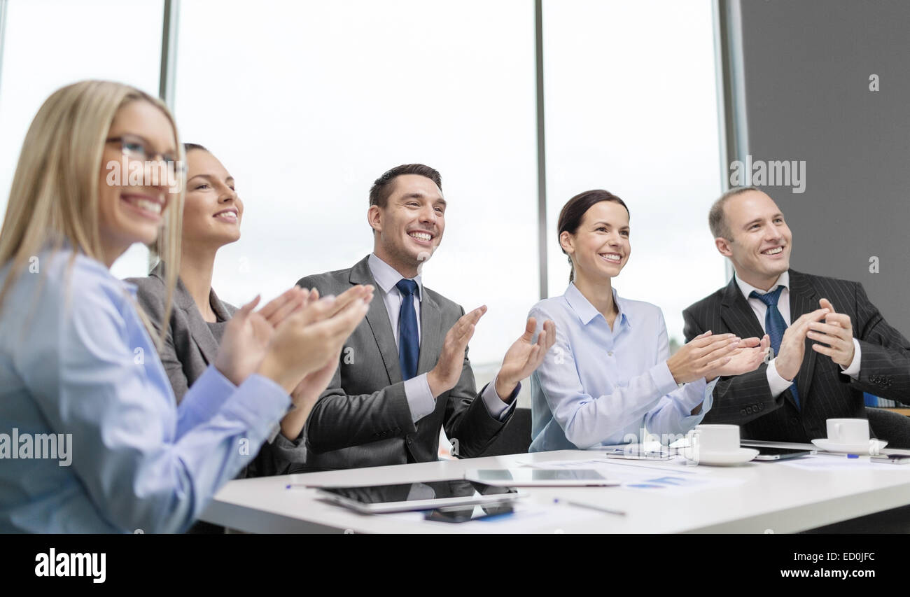 Businessmen clapping hands hi-res stock photography and images - Alamy
