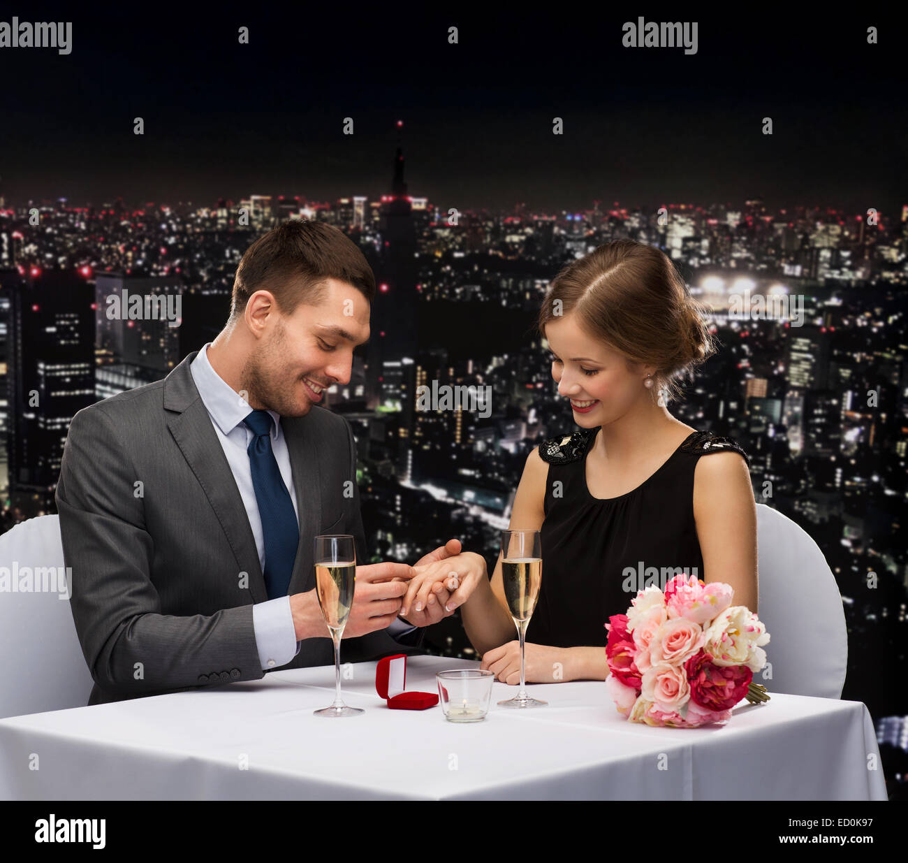 man proposing to his girlfriend at restaurant Stock Photo - Alamy