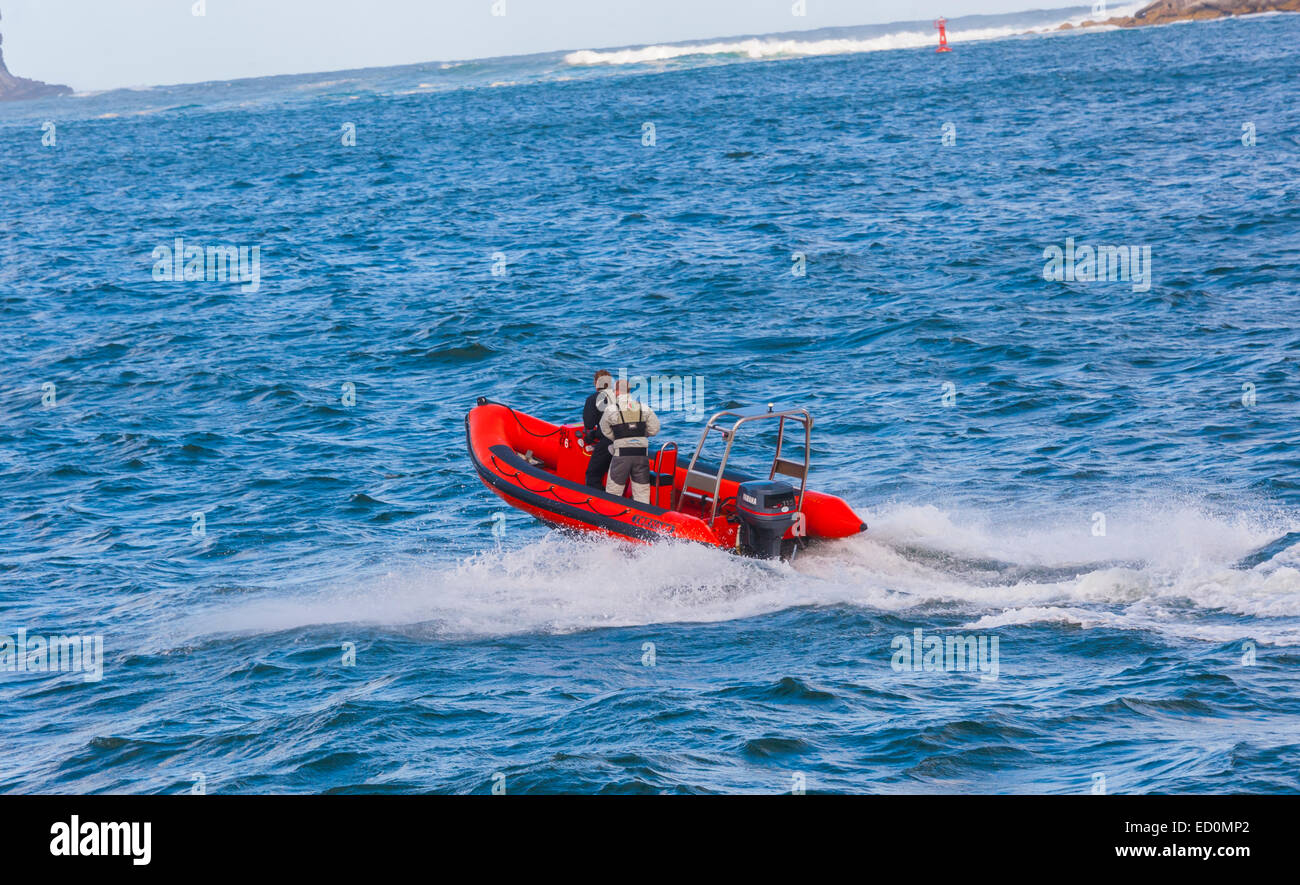 Rubber dingy hi-res stock photography and images - Alamy