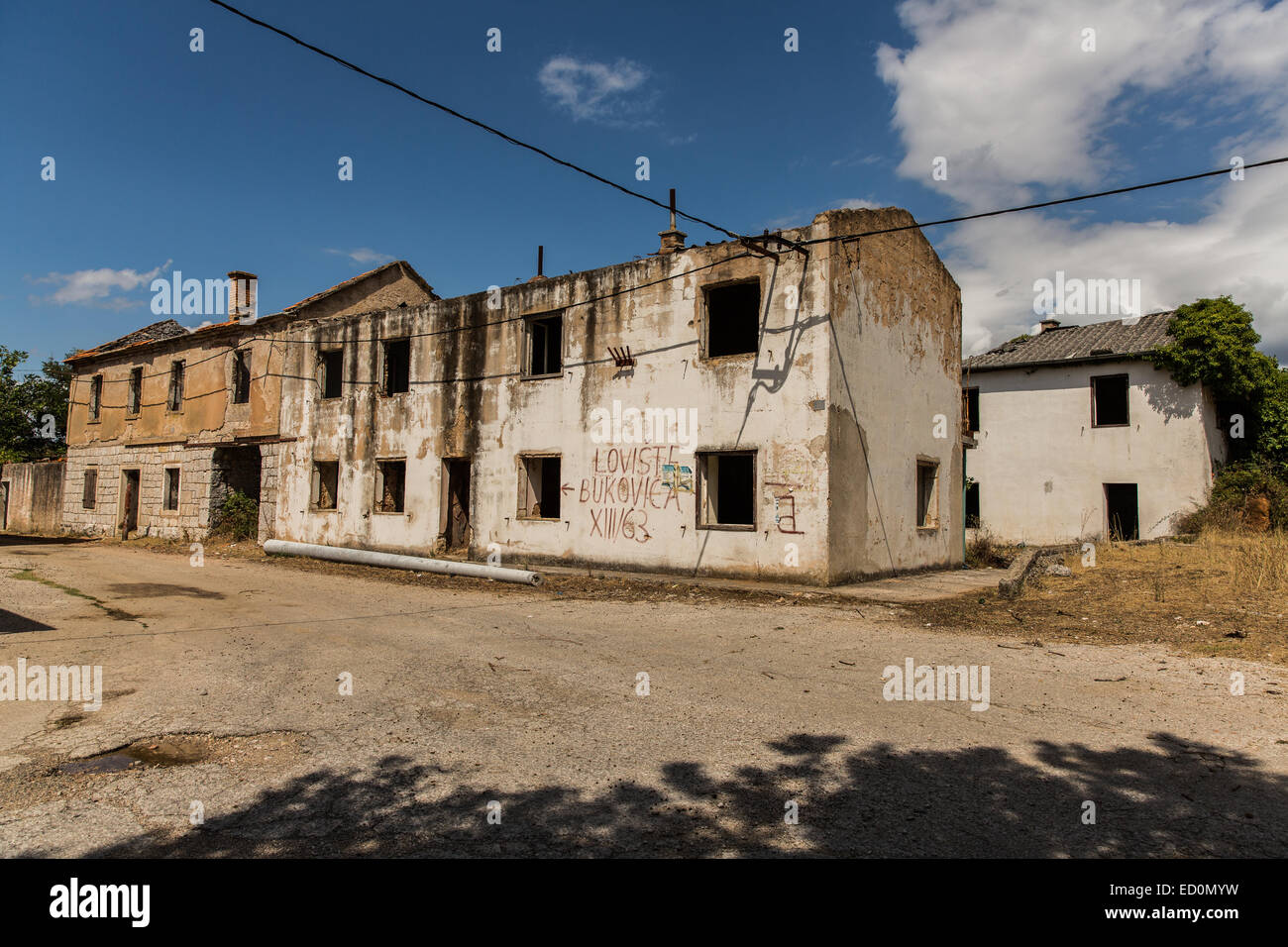 Balcan war, Croatia ruins Stock Photo - Alamy