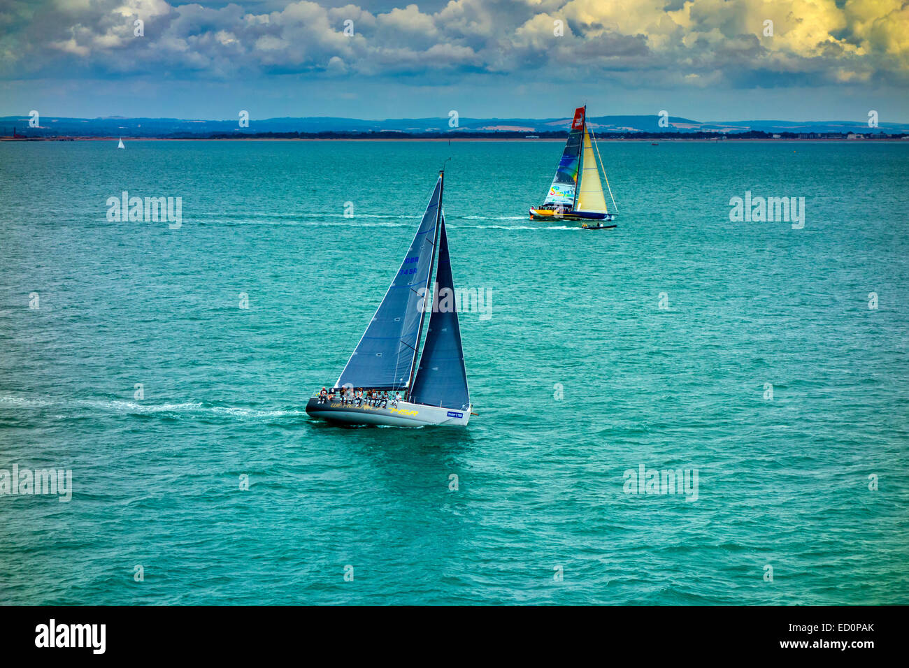 Racing yachts hi-res stock photography and images - Alamy
