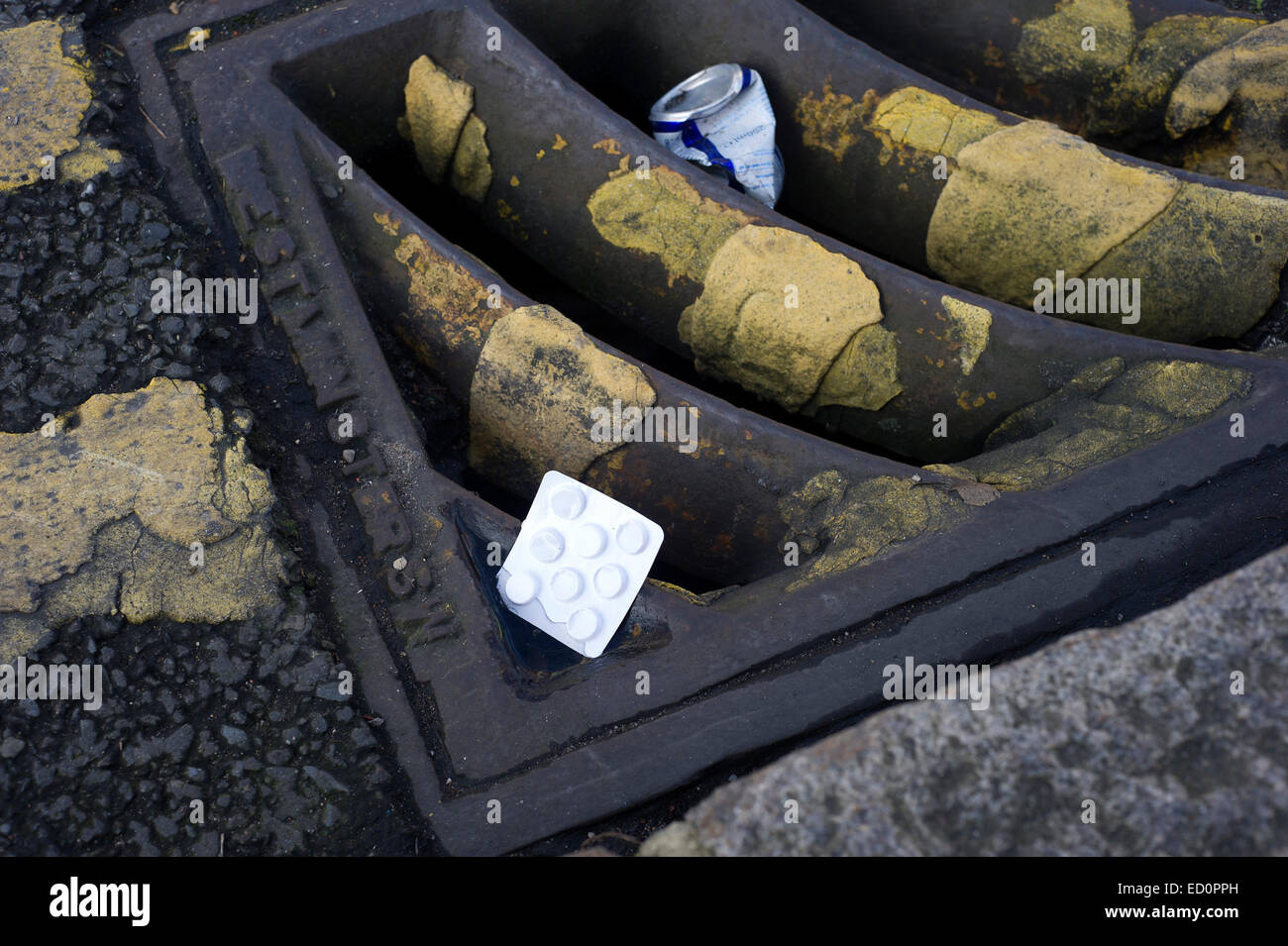 Dumping drugs hi-res stock photography and images - Alamy