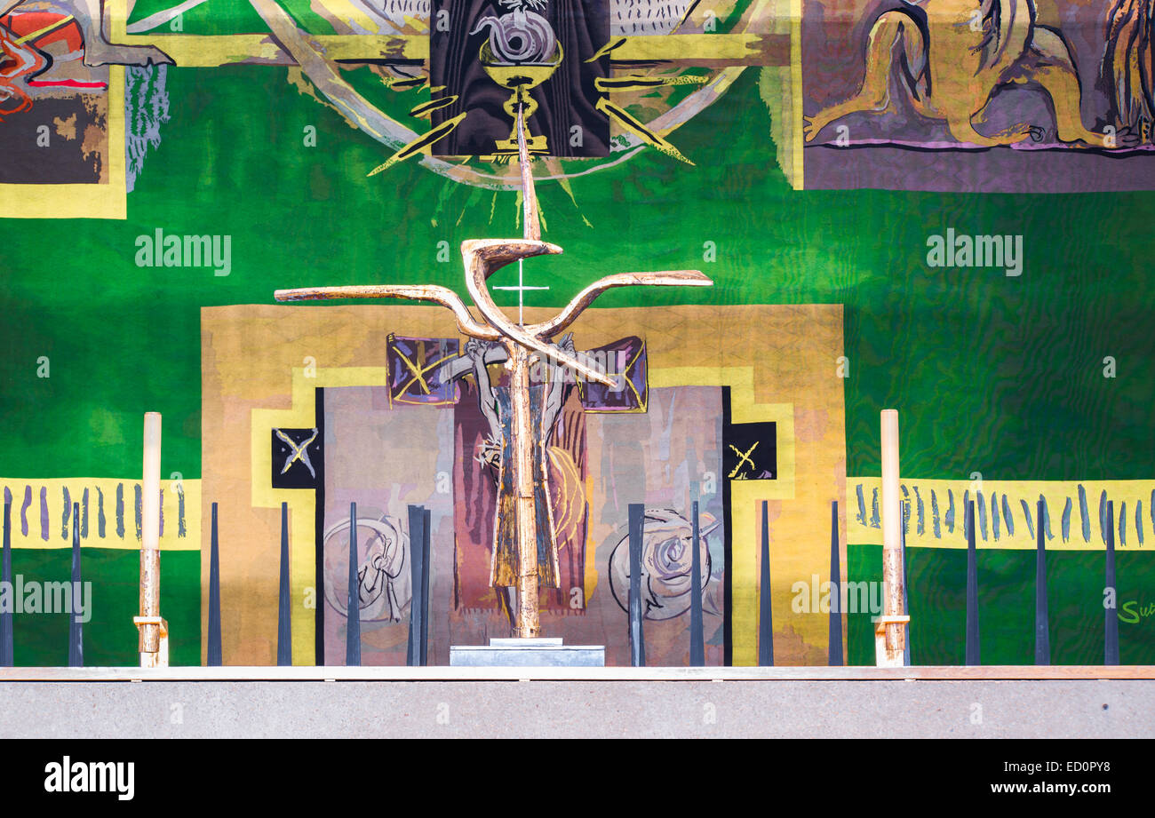 Altar cross at Coventry cathedral, England Stock Photo - Alamy