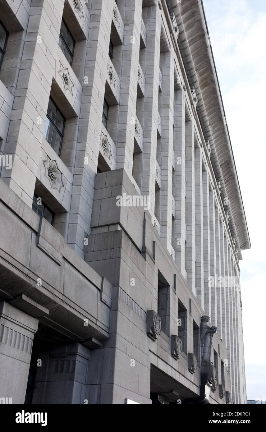 Adelaide House, 1925, London's first steel frame skyscraper. Egyptian ...