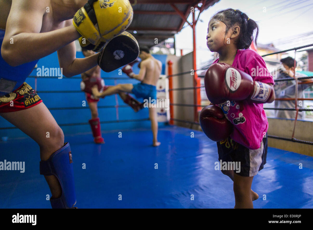 Bangkok, Bangkok, Thailand. 18th Dec, 2014. A coach works out with BAI ...