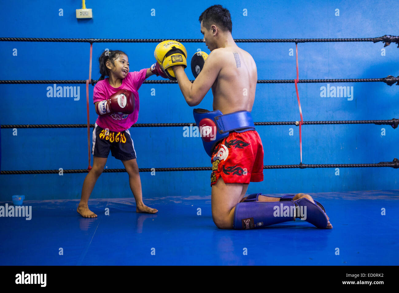 Bangkok, Bangkok, Thailand. 18th Dec, 2014. A coach works out with BAI ...