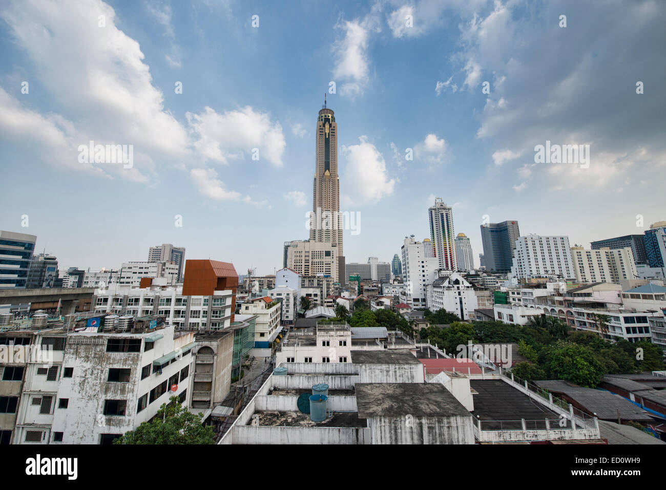 View of the Baiyoke Tower, Thailand's tallest building, Bangkok ...