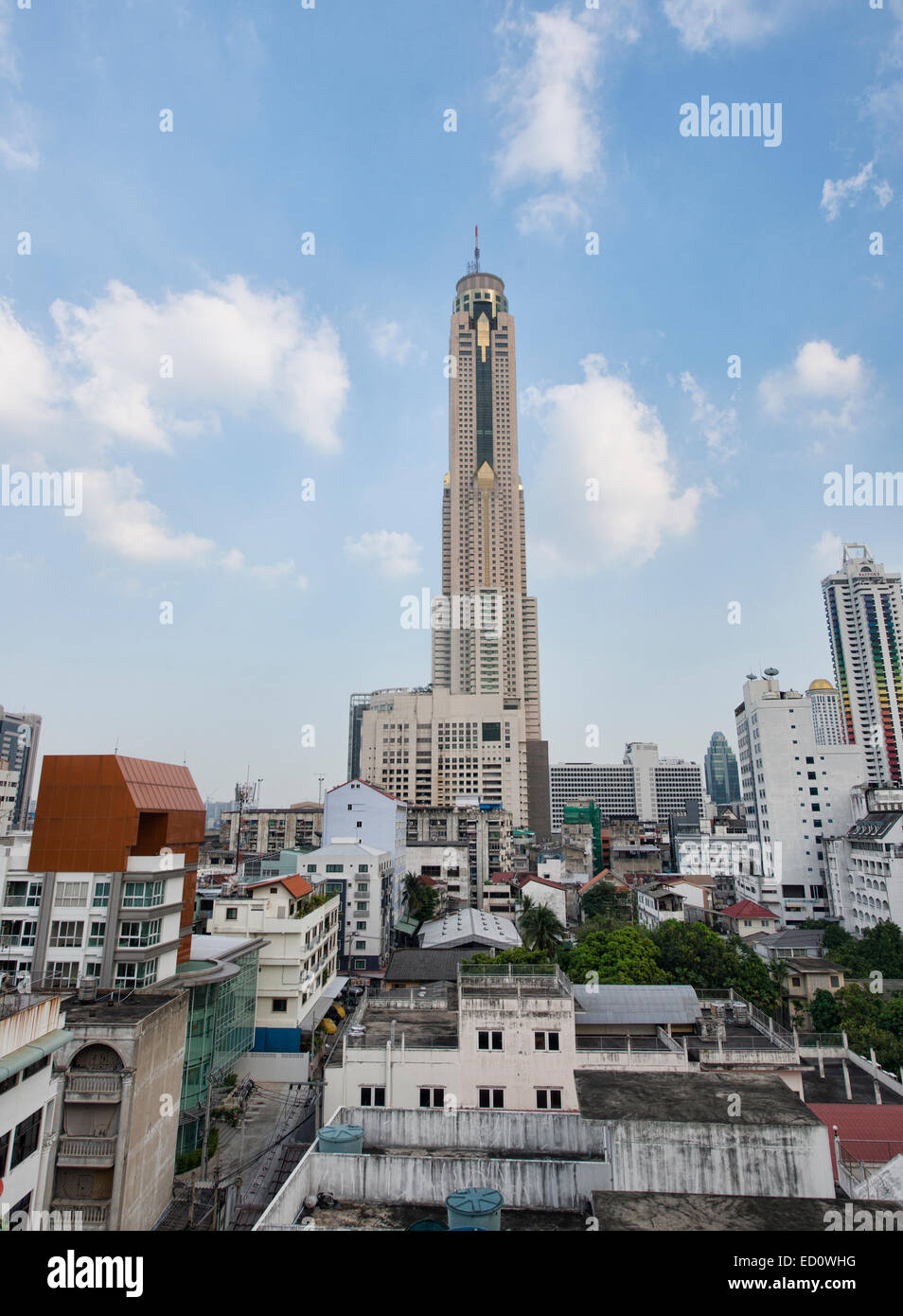 View of the Baiyoke Tower, Thailand's tallest building, Bangkok ...