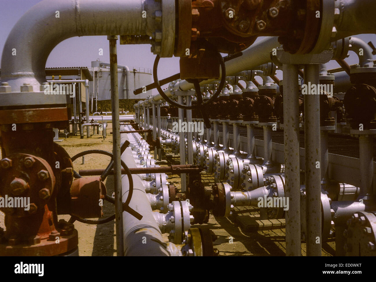 Kuwait oil company hi-res stock photography and images - Alamy