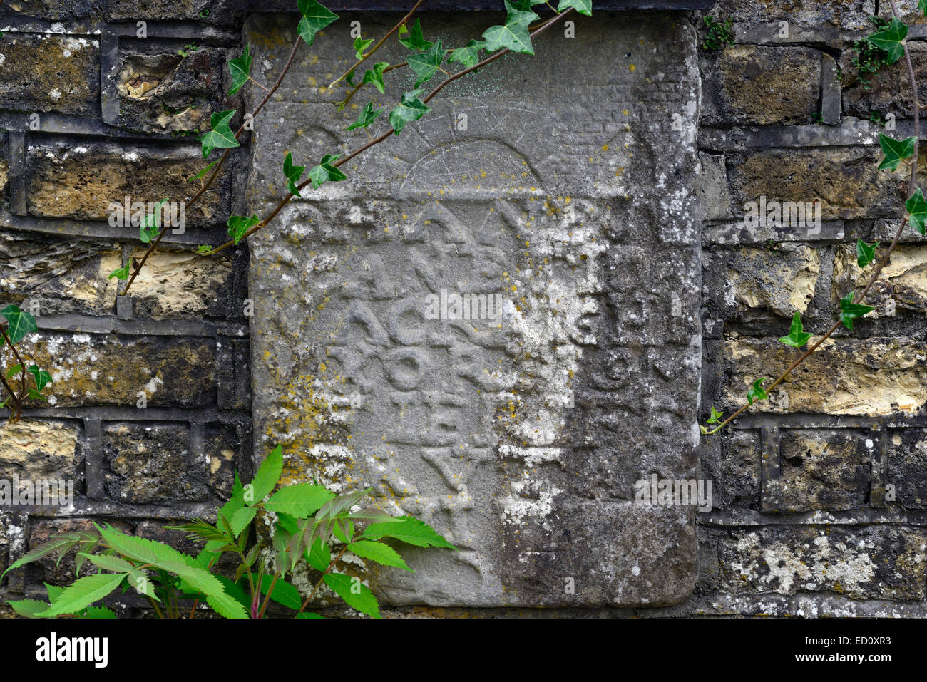 Bridge marker hi-res stock photography and images - Alamy