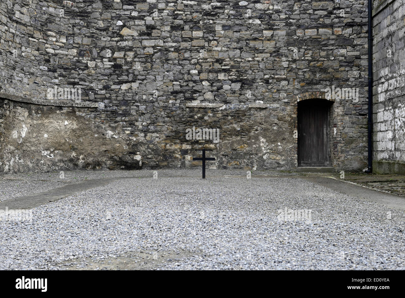 kilmainham gaol jail courtyard 1916 rising execution grave irish ...
