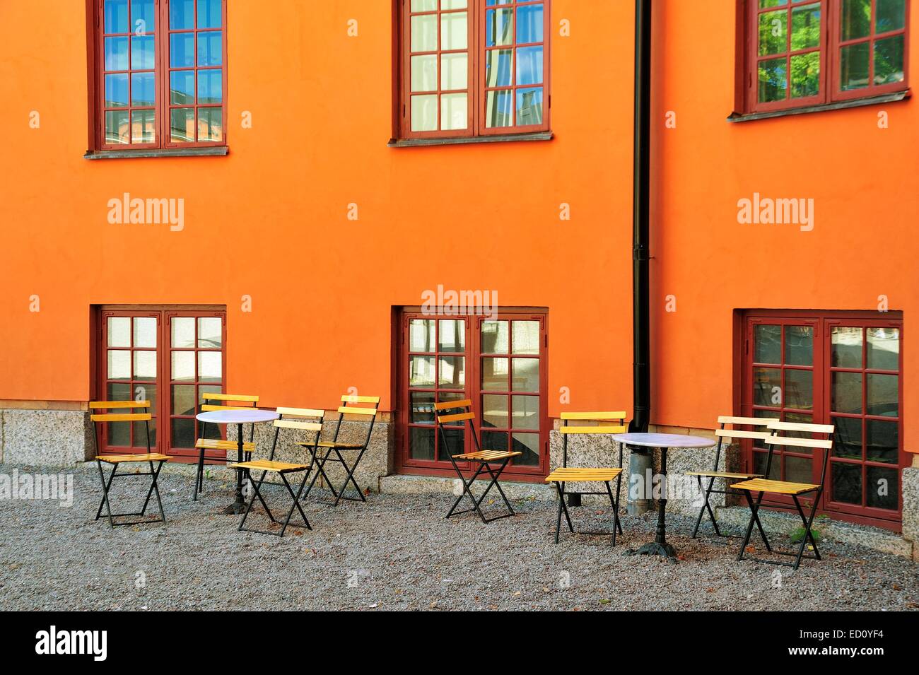 Yellow cladding hi-res stock photography and images - Alamy
