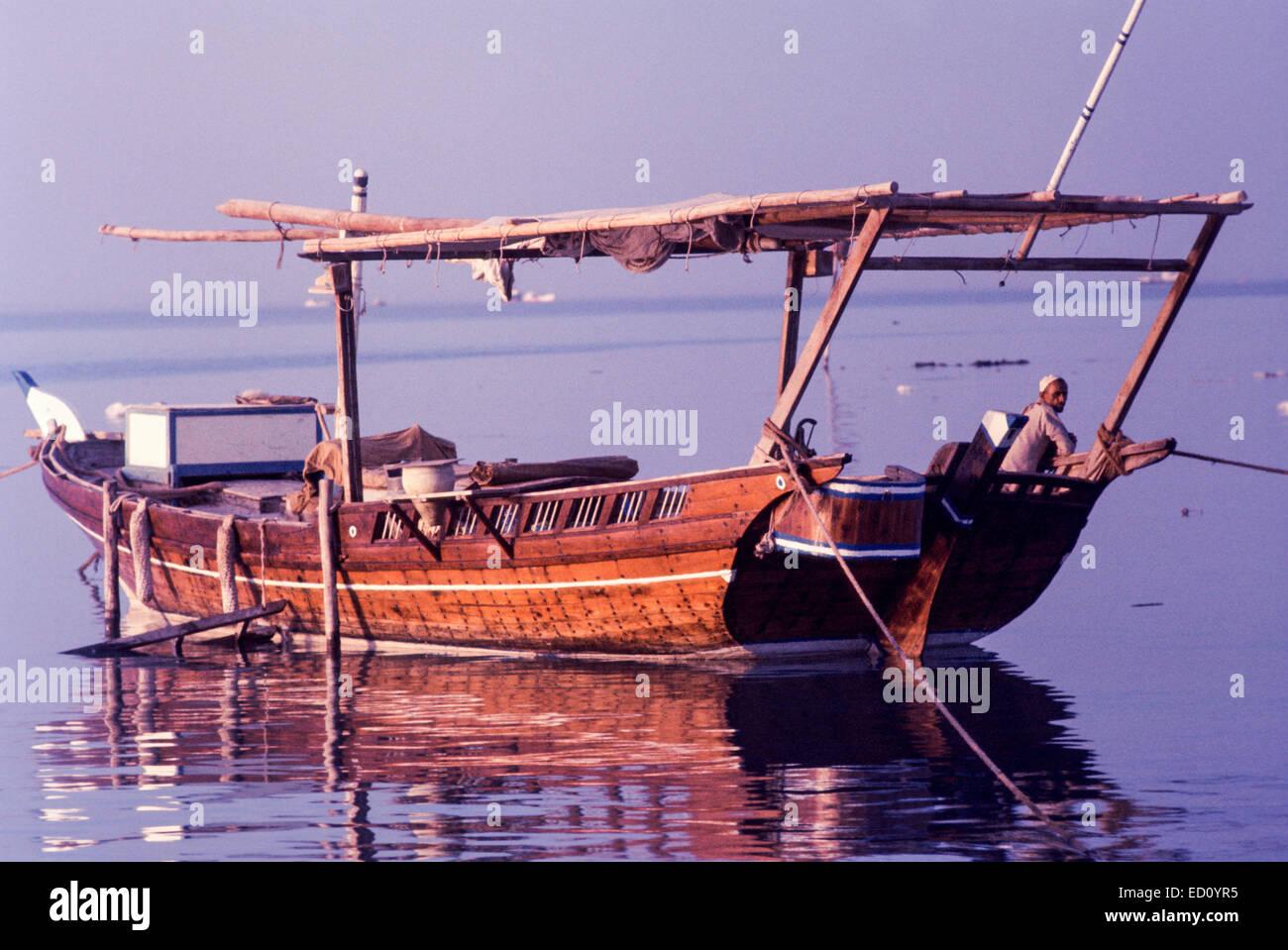 Dhow boat kuwait hi-res stock photography and images - Alamy