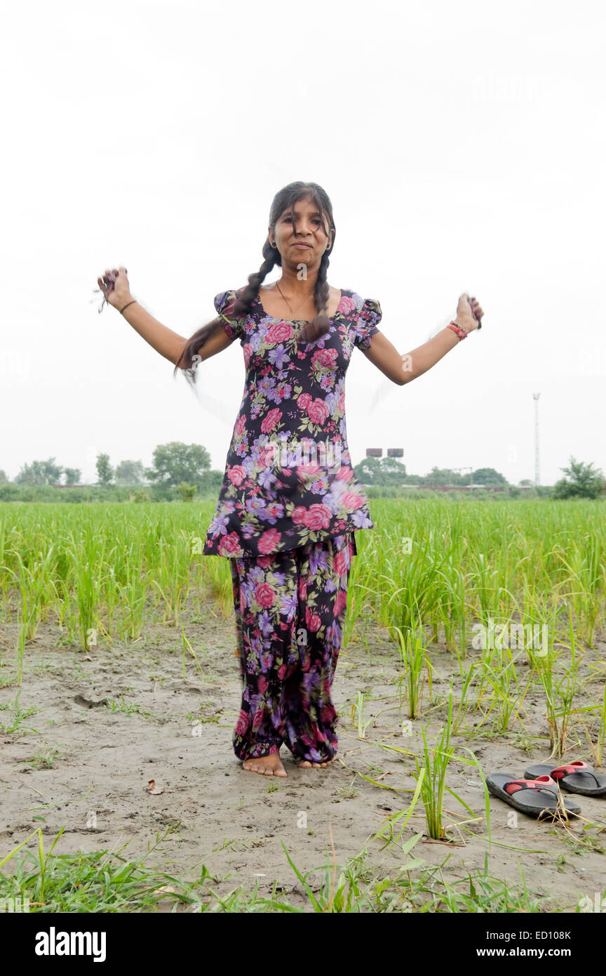 1 indian girl roop playing farm Stock Photo - Alamy