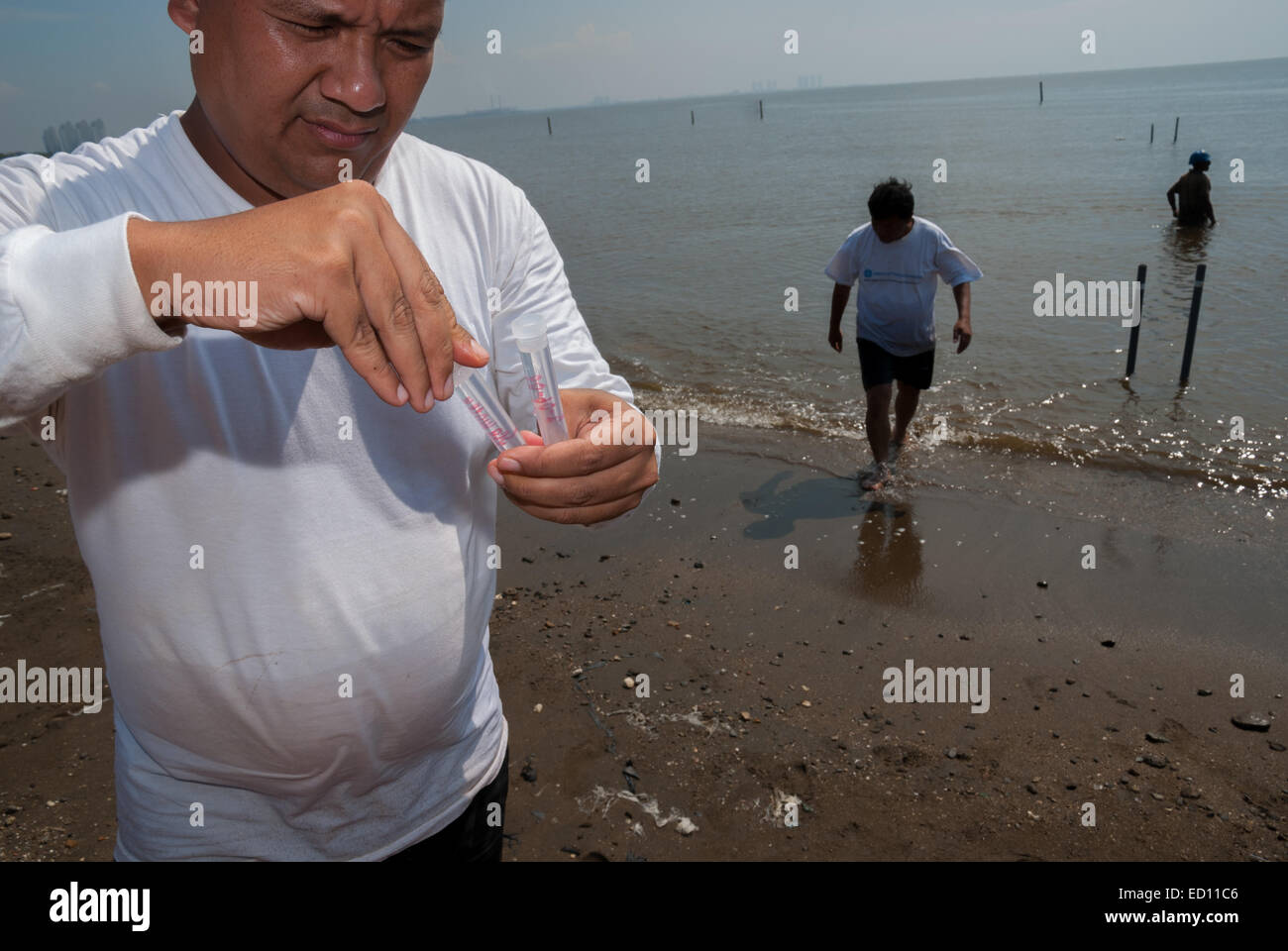 Dispersants analysis hi-res stock photography and images - Alamy