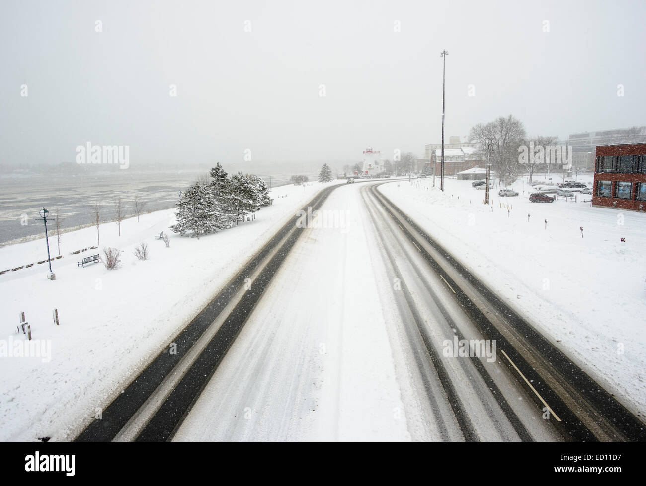 Packed snow hi-res stock photography and images - Alamy