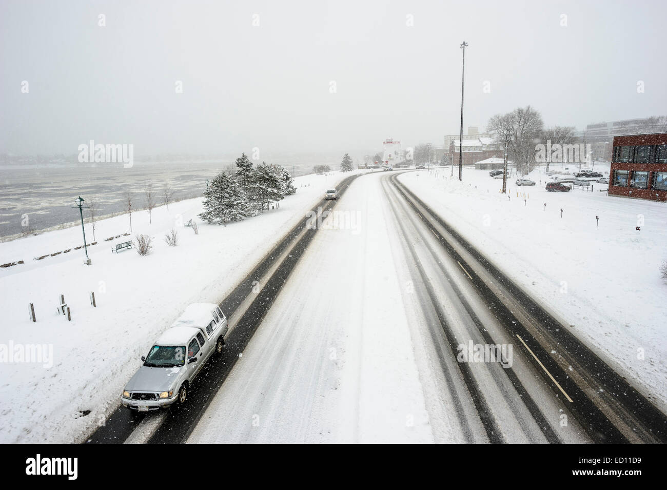 Packed snow hi-res stock photography and images - Alamy