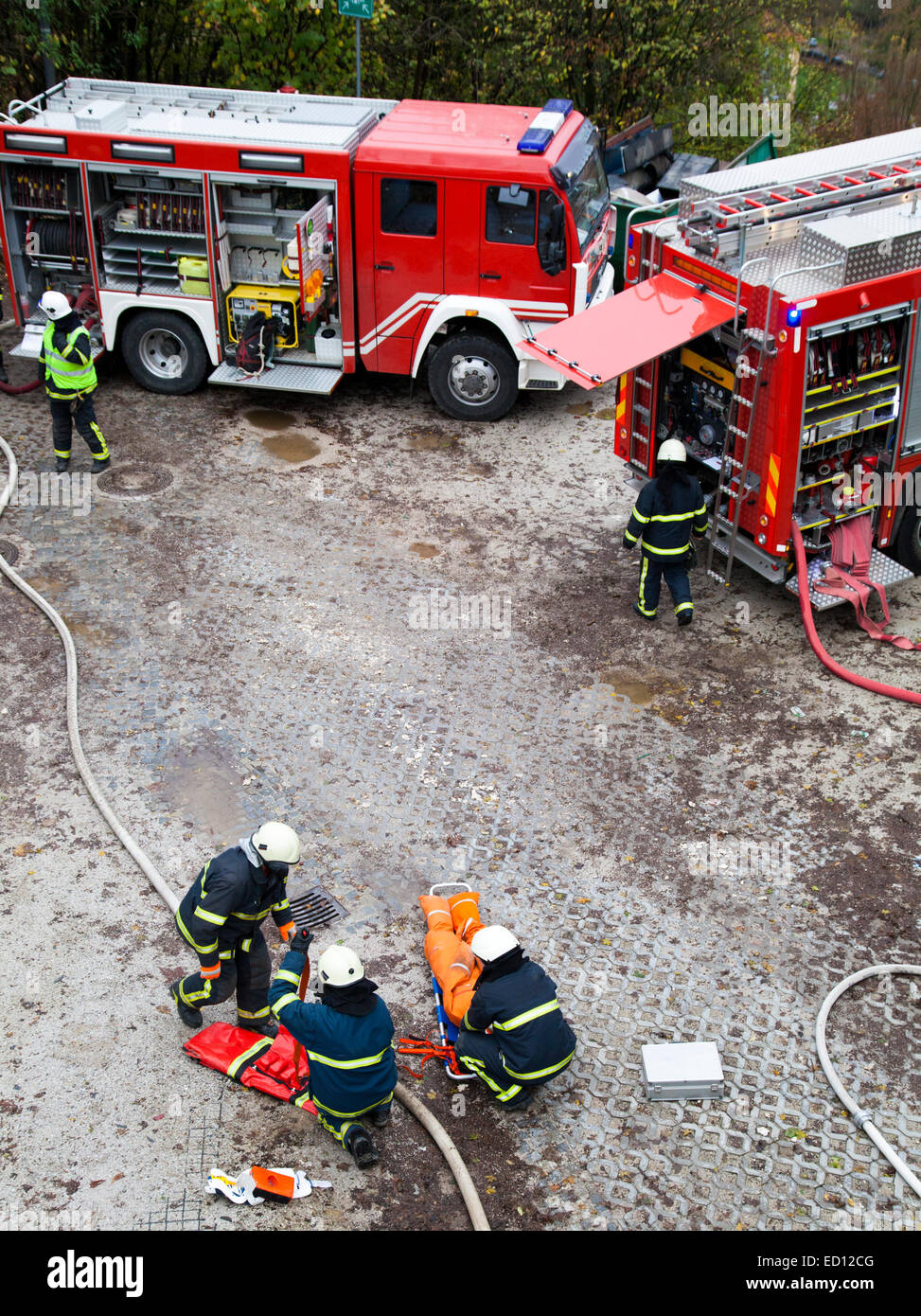 Red cross rescue earthquake hi-res stock photography and images - Alamy
