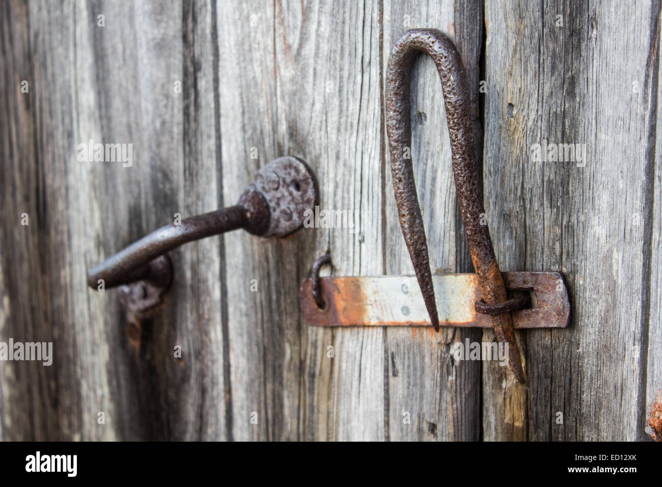 Rustic door latch hi-res stock photography and images - Alamy