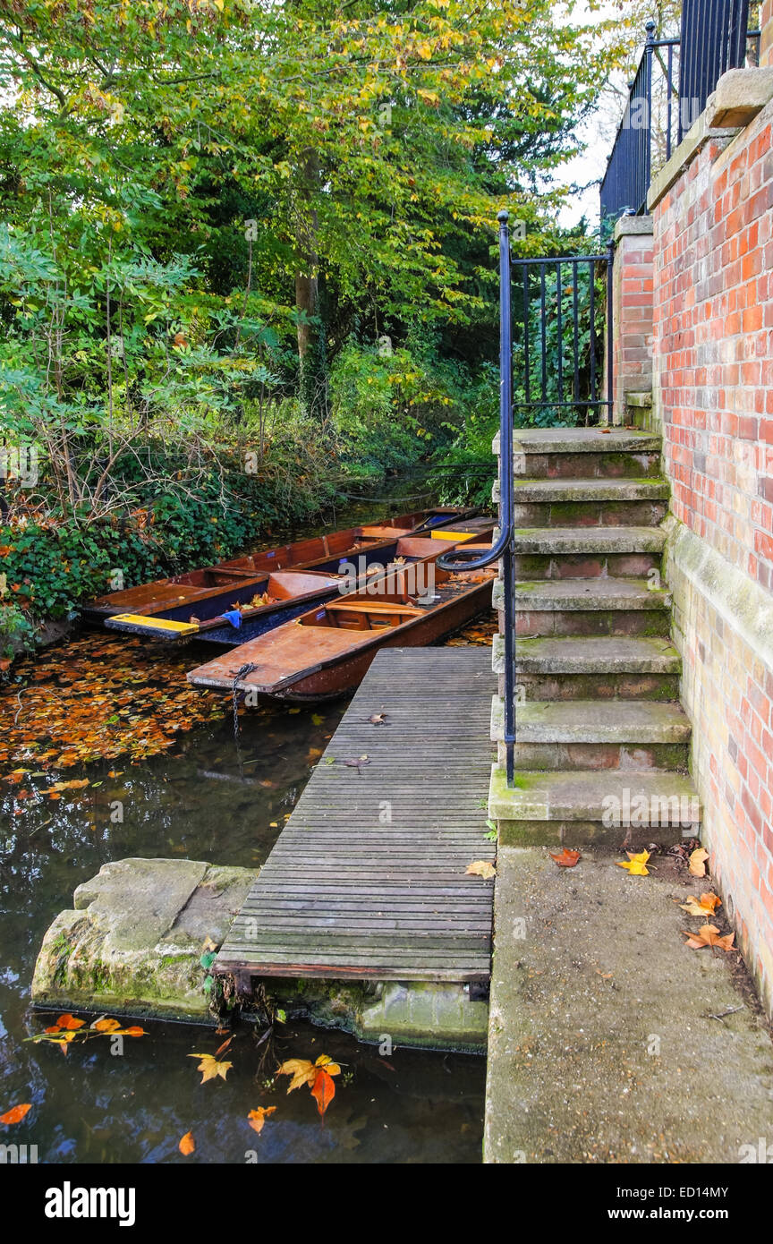 Wood punts hi-res stock photography and images - Alamy