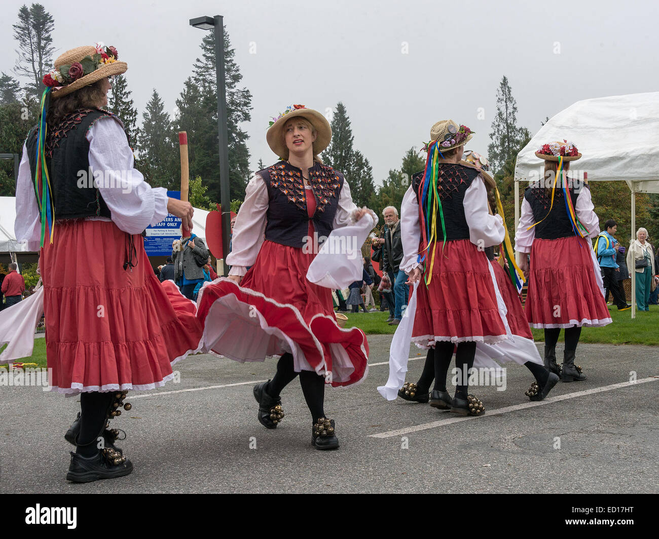 Morris dancers laughing hi-res stock photography and images - Alamy