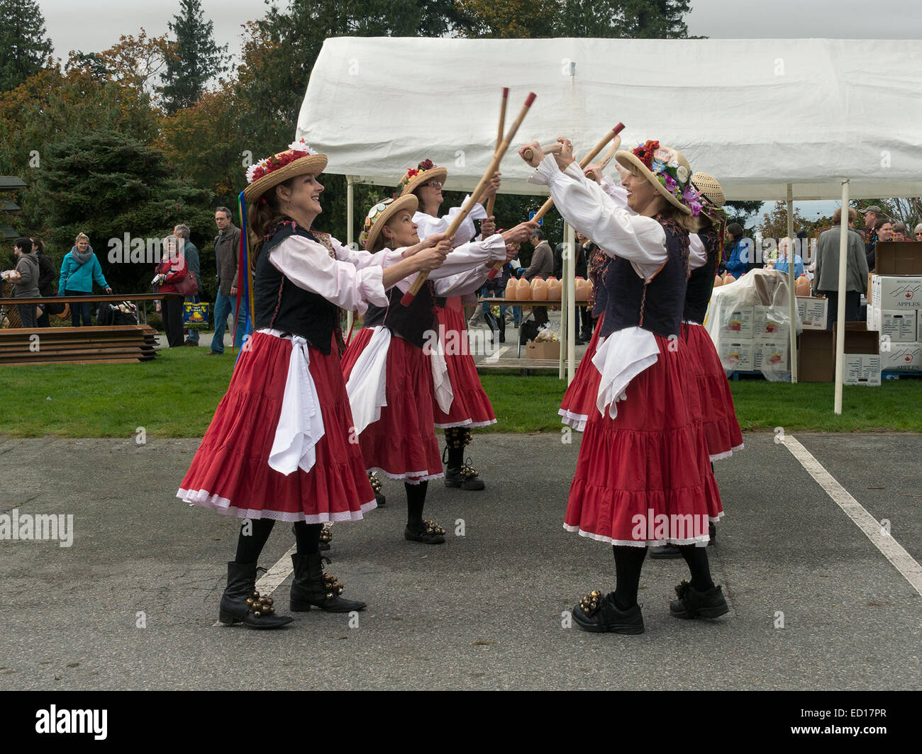 Morris dancers laughing hi-res stock photography and images - Alamy