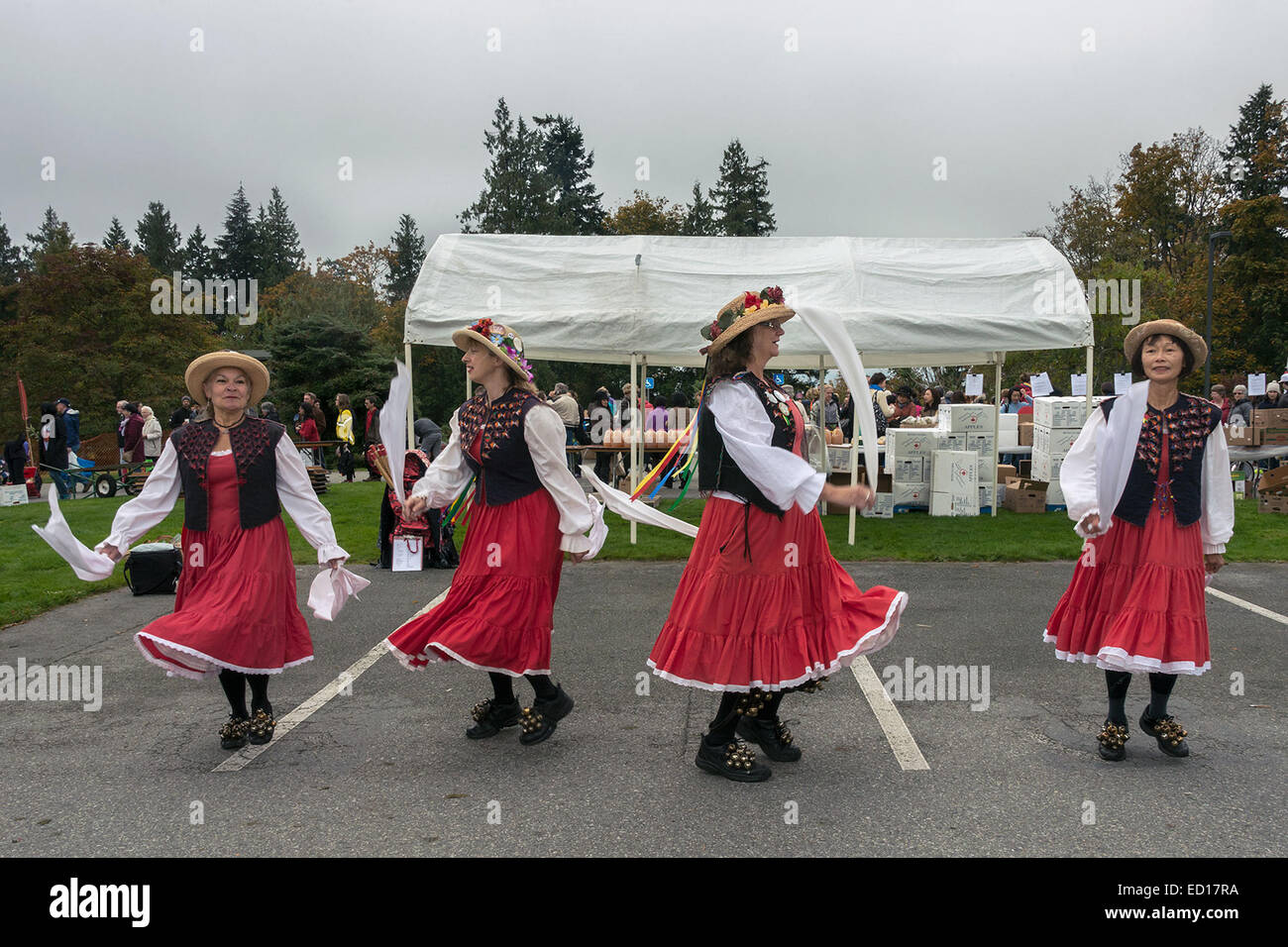 Morris dancing dresses hi-res stock photography and images - Alamy