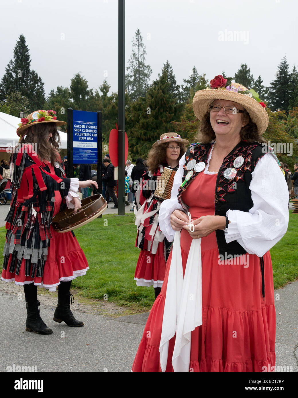 Morris dancers laughing hi-res stock photography and images - Alamy