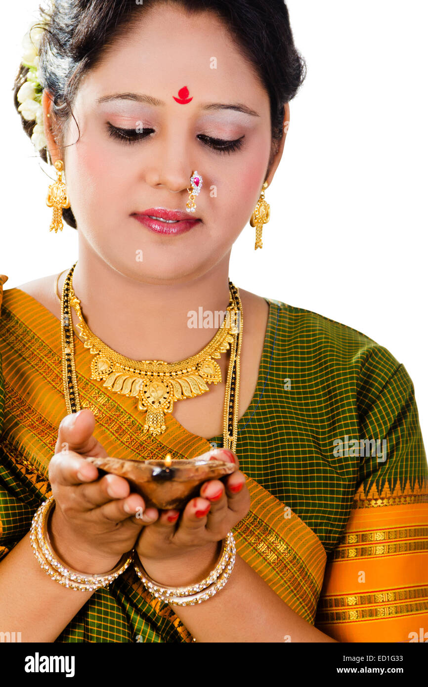 1 South indian Lady Worship Diwali Festival Stock Photo - Alamy