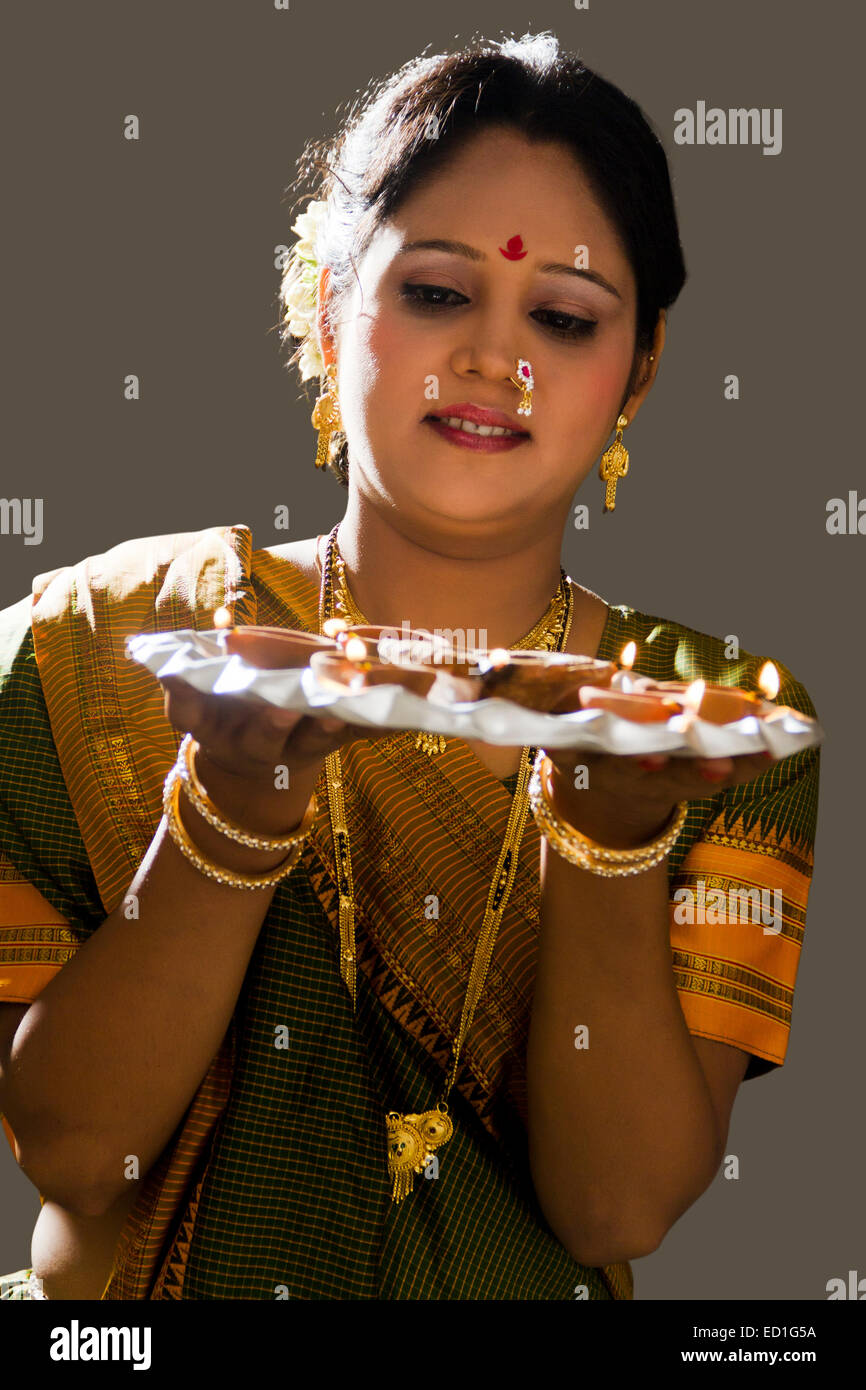 1 South indian Lady Worship Diwali Festival Stock Photo - Alamy