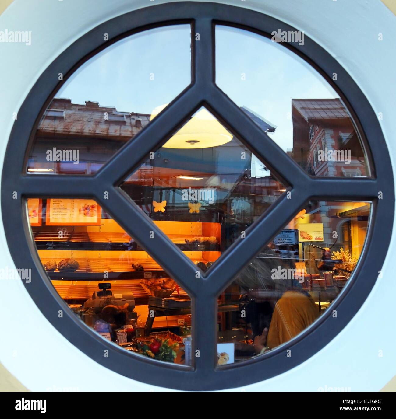 Glass shop window reflection hi-res stock photography and images - Alamy