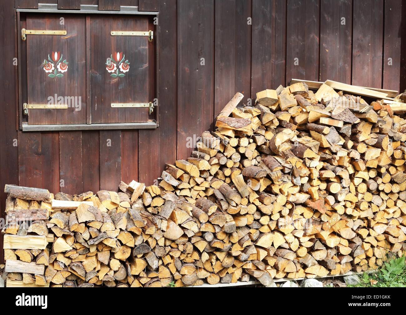 Log firewood logs firewoods hi-res stock photography and images - Alamy
