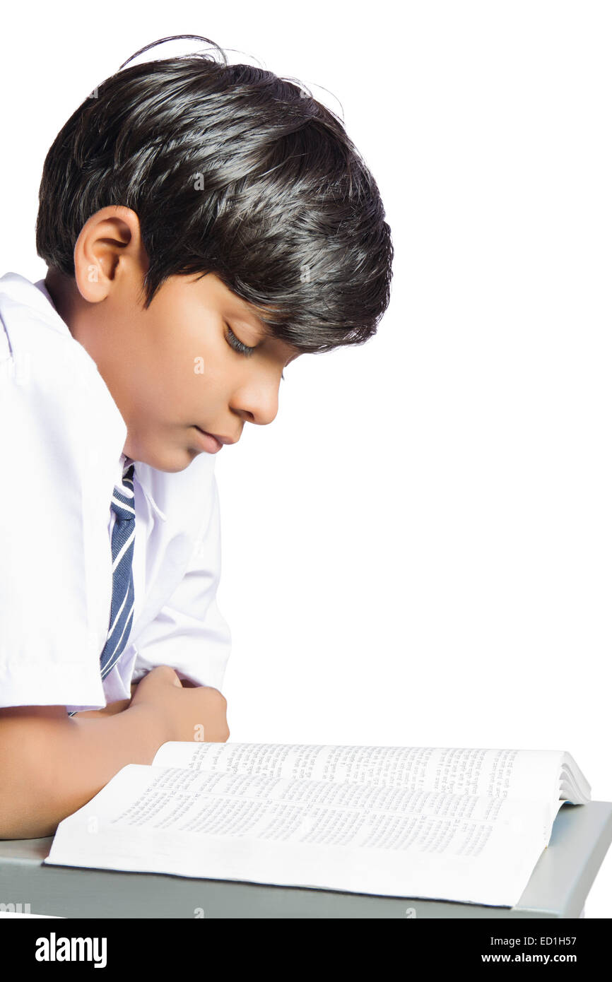 Indians watching sitting reading hi-res stock photography and images ...