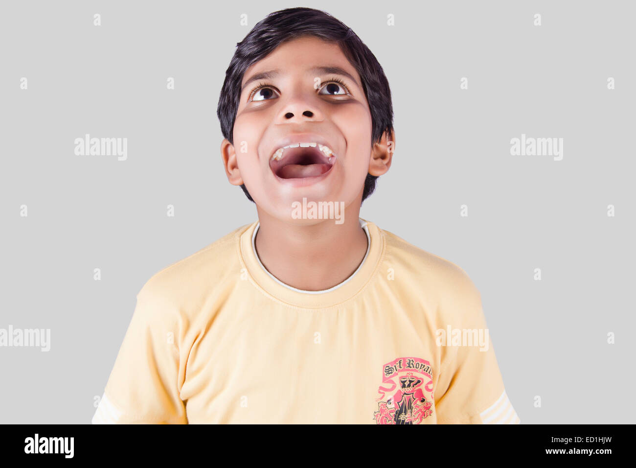 1 indian child boy shouting Stock Photo - Alamy