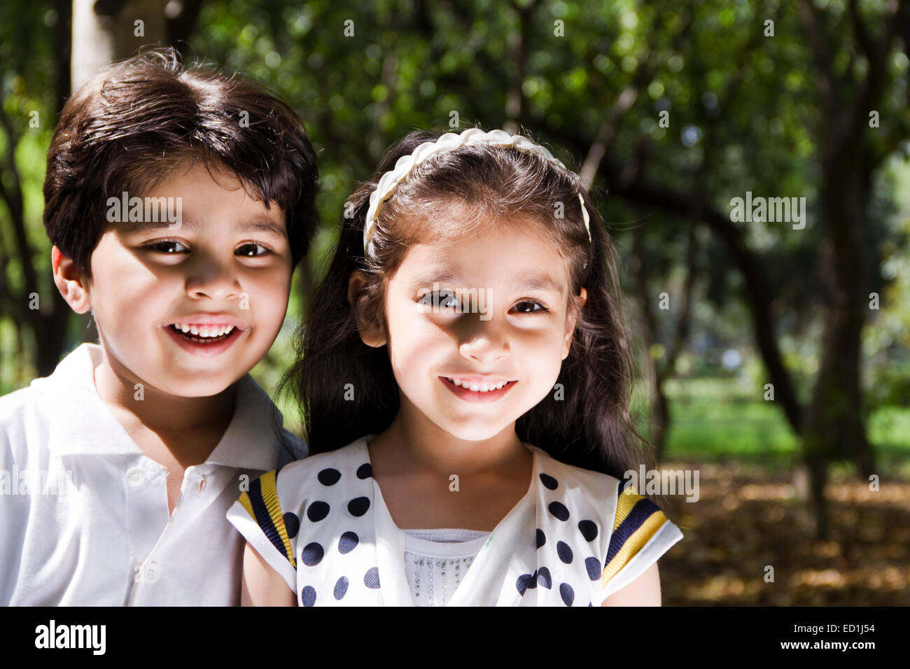 2 indian child Friend park enjoy Stock Photo - Alamy