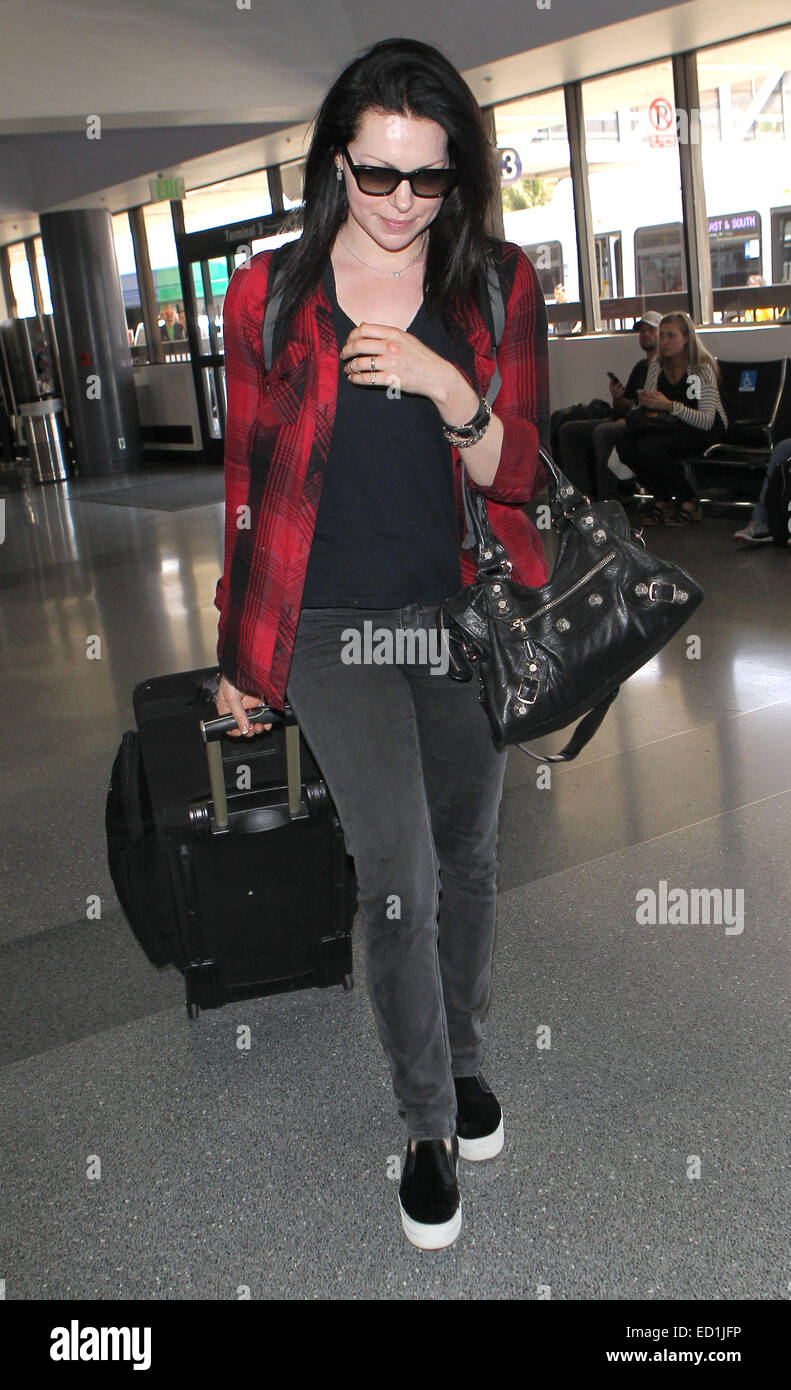 Laura Prepon arrives at Los Angeles International (LAX) airport ...