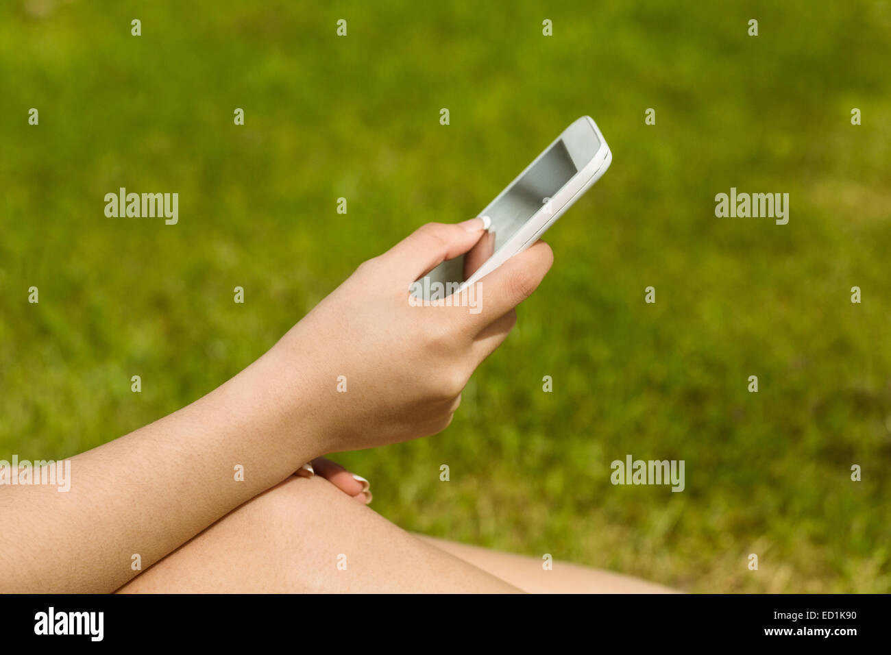 Hand holding smartphone hi-res stock photography and images - Alamy
