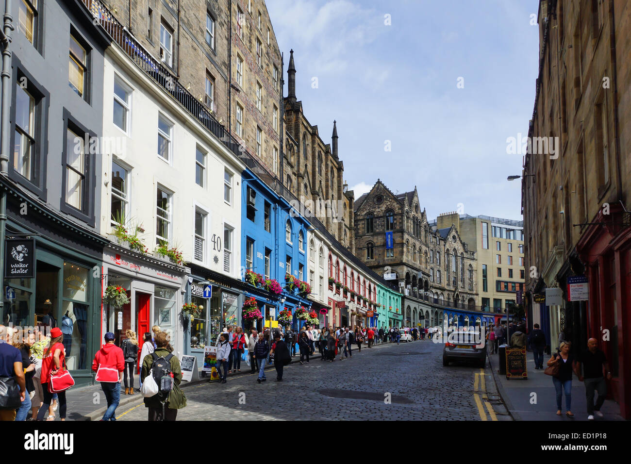 Edinburgh tourist street hi-res stock photography and images - Alamy