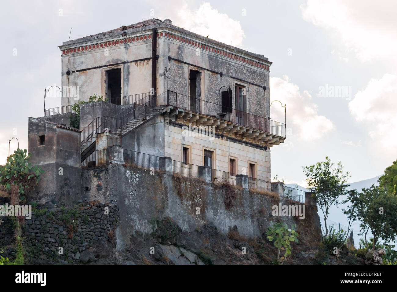 Ancient building in Sicily Stock Photo - Alamy