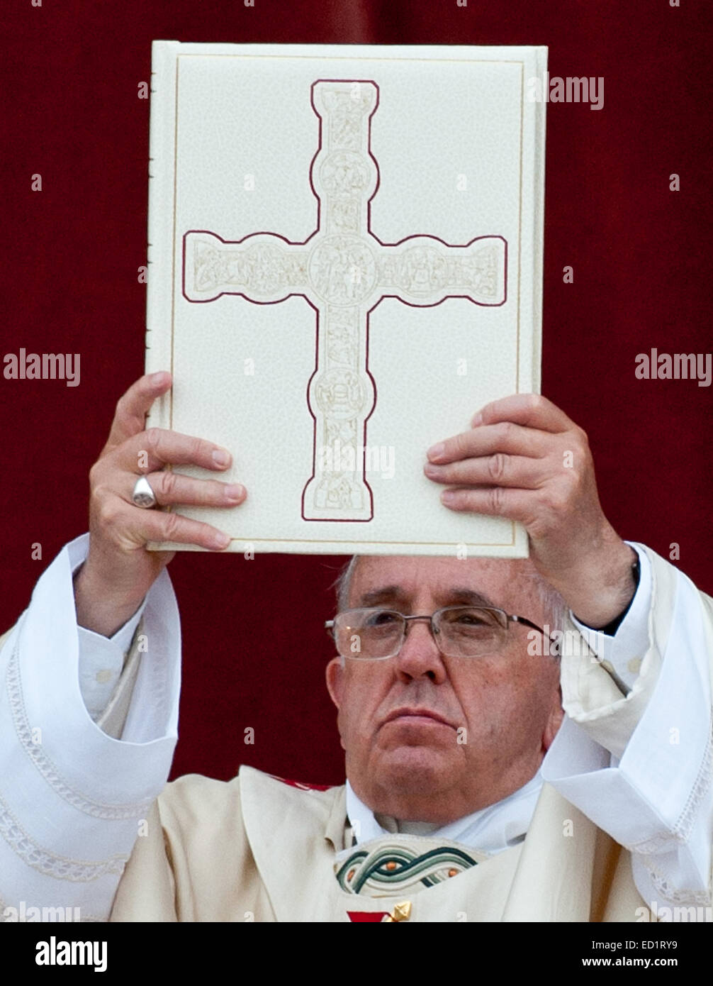 Pope Francis celebrates the Eucharist during the Corpus Domini Mass ...